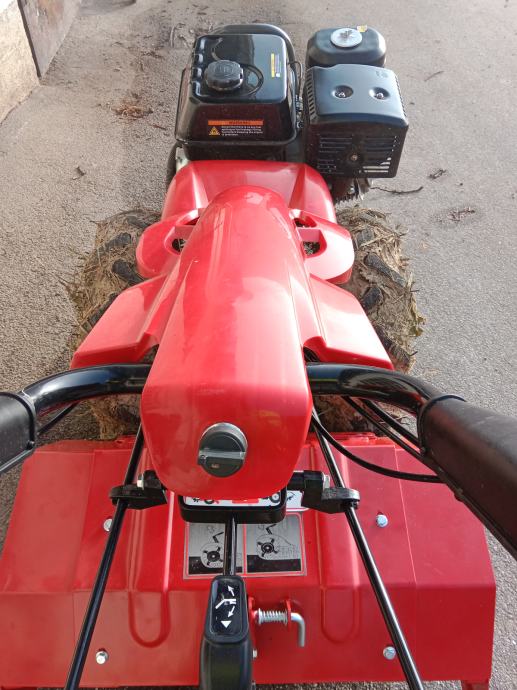 Motokultivator freza vžig na ključ
