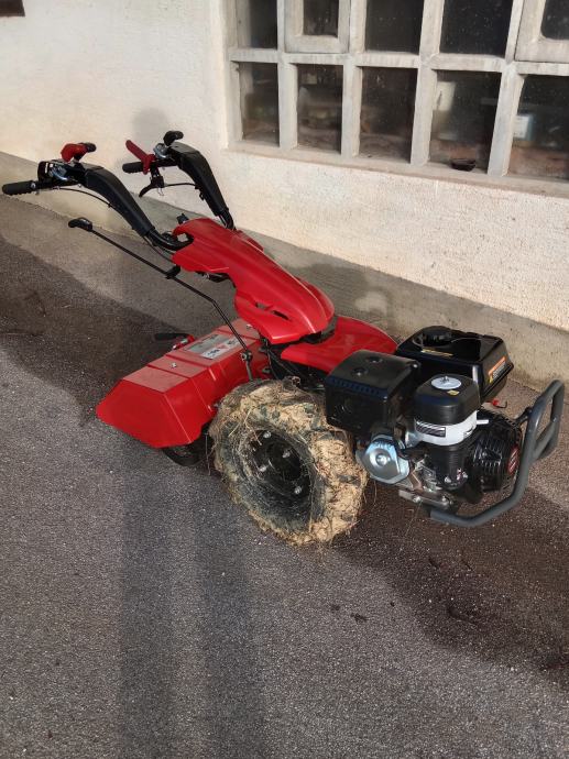 Motokultivator freza vžig na ključ