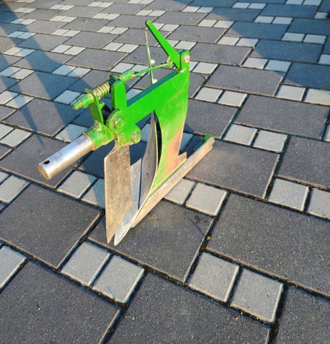 Plug GOLDONI - Labin Progres