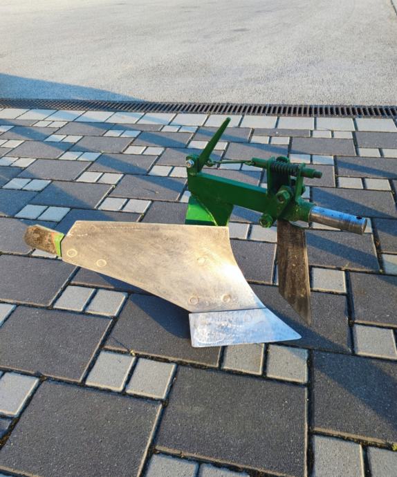 Plug GOLDONI - Labin Progres