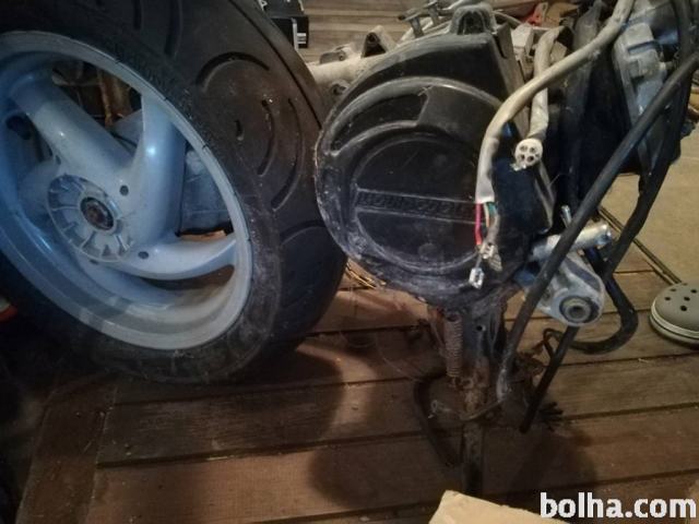 motor in ostali deli gilera runner -piaggio