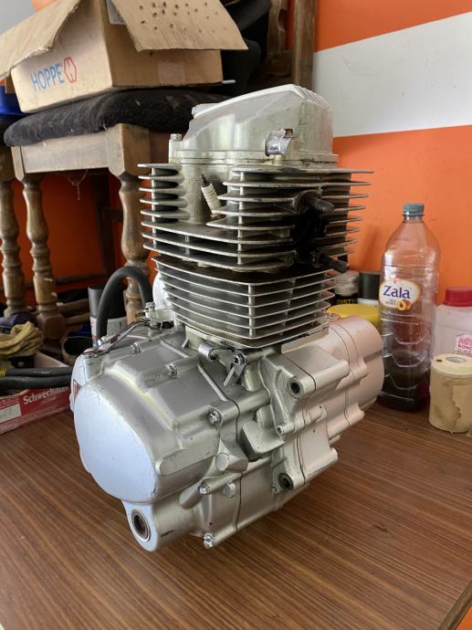 Motor/mašina