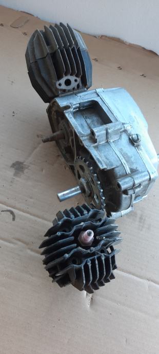 tomos motor + dodatno bat cilinder, kapa NIĆ4ENA4TRI1SEDEM3NIC GSM: