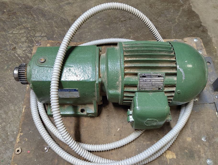 Elektro motor z reduktorjem