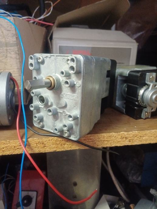 elektromotor 17 rpm 230V