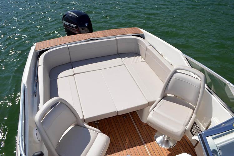 Gliser Quicksilver 645 Activ Cabin (2018), le 100 ur uporabe! 150HP