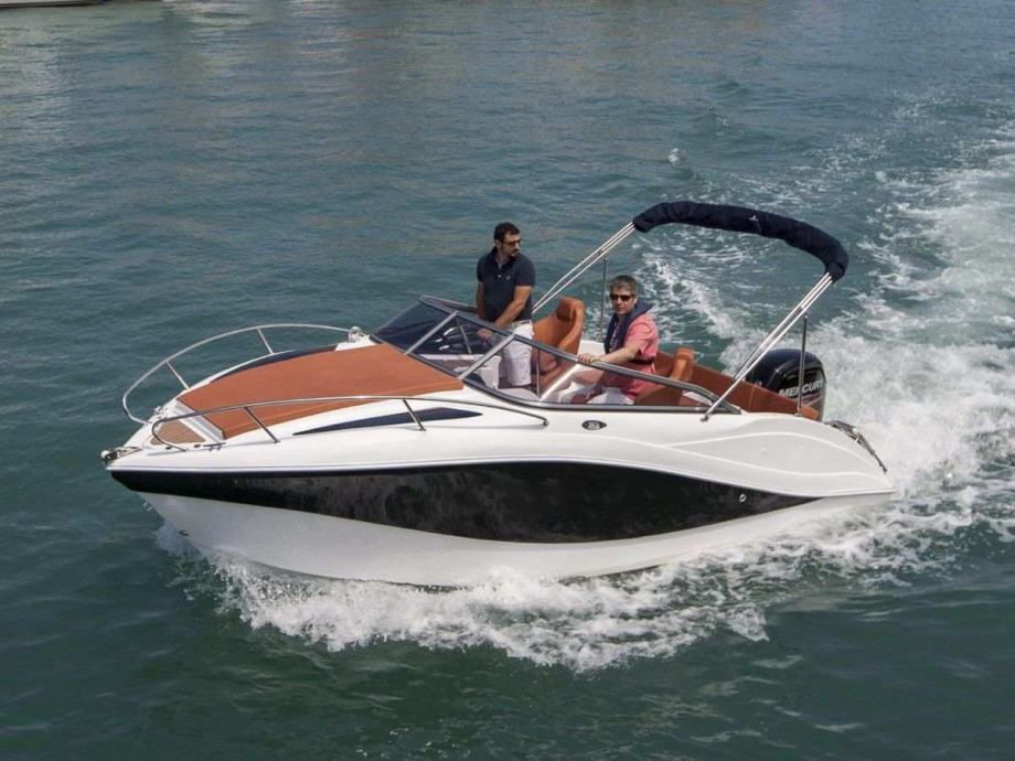 Barracuda 585 DC, najnižje cene novih plovil v Evropi