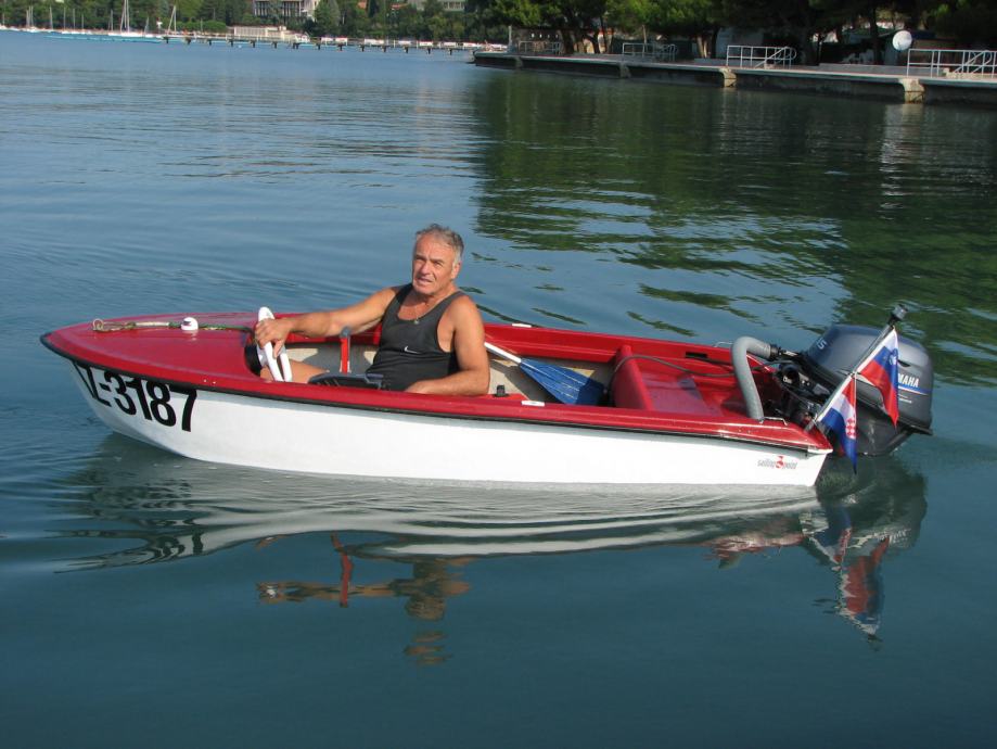 Motorni čoln ELAN - Yamaha 20