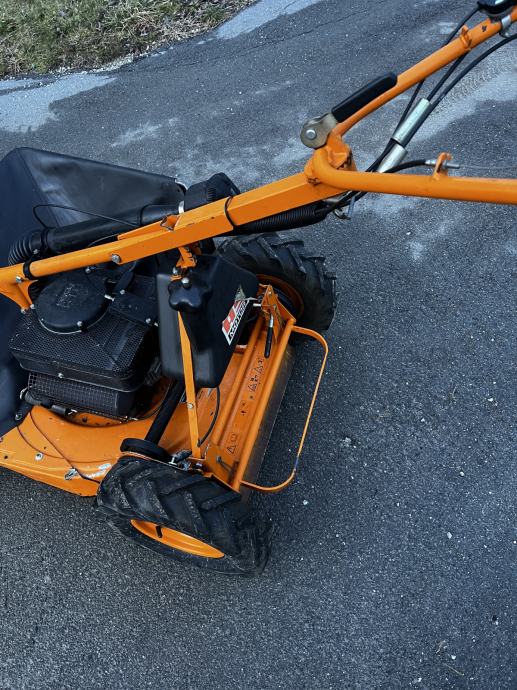 As motor 28 kosilnica zavore