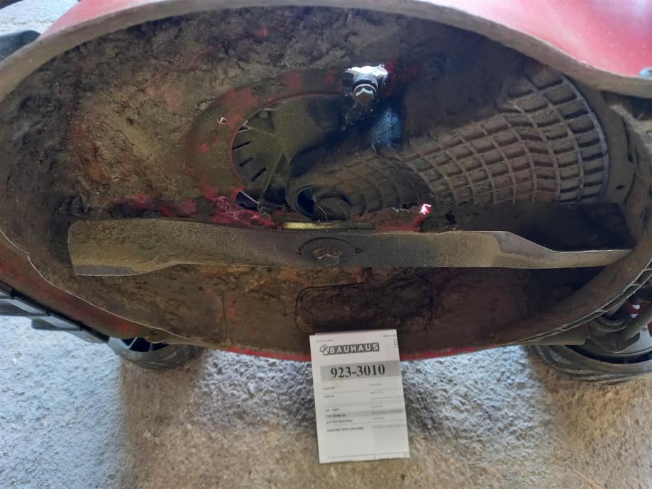 Samohodna vrtna kosilnica Powered PRIMERNA ZA DELE