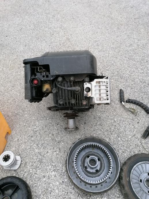 Stiga 55 combi Turbo motor in deli