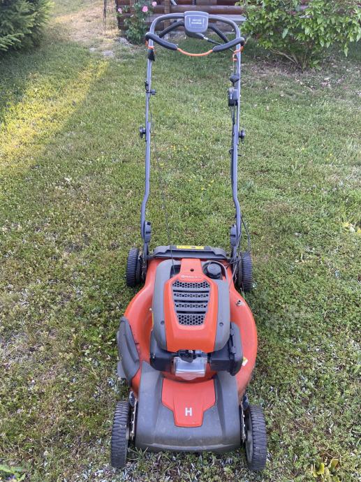 Velike Bloke 1f, Nova vas