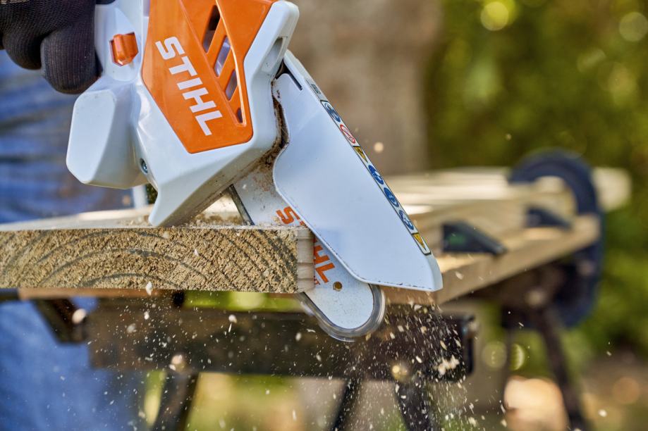 Akumulatorska enoročna žaga STIHL GTA 26 z baterijo in polnilcem