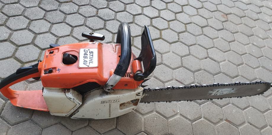 STIHL 045 AV izredno malo rabljena