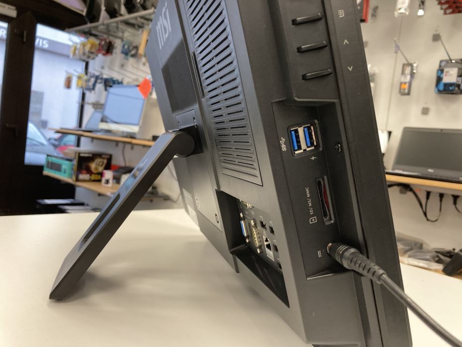 Računalnik AIO MSI aa75 i3 intel davčna blagajna touch ekran