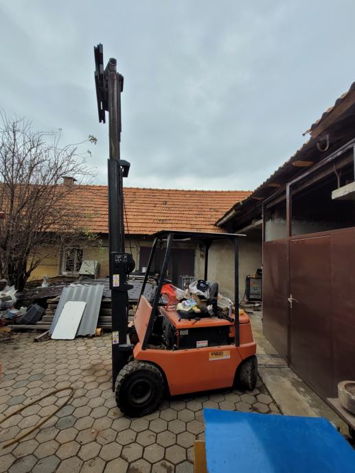 Teleskop viličar