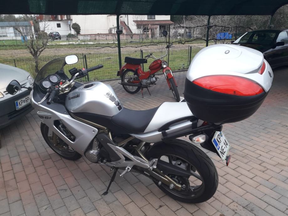 Kawasaki ER-6f 650 cm3, 2009 l.