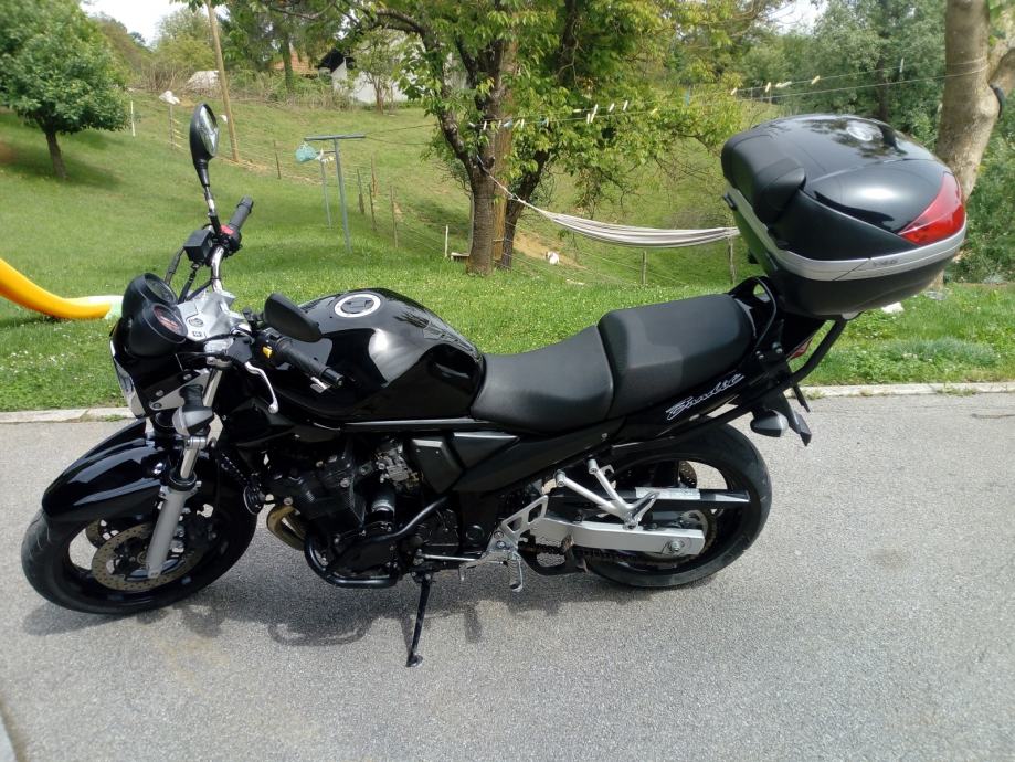 Suzuki GSF 650 Bandit 650 cm3, 2006 l.
