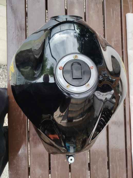 Tank goriva Kawasaki Z1000 2003-2006, 2003 l.