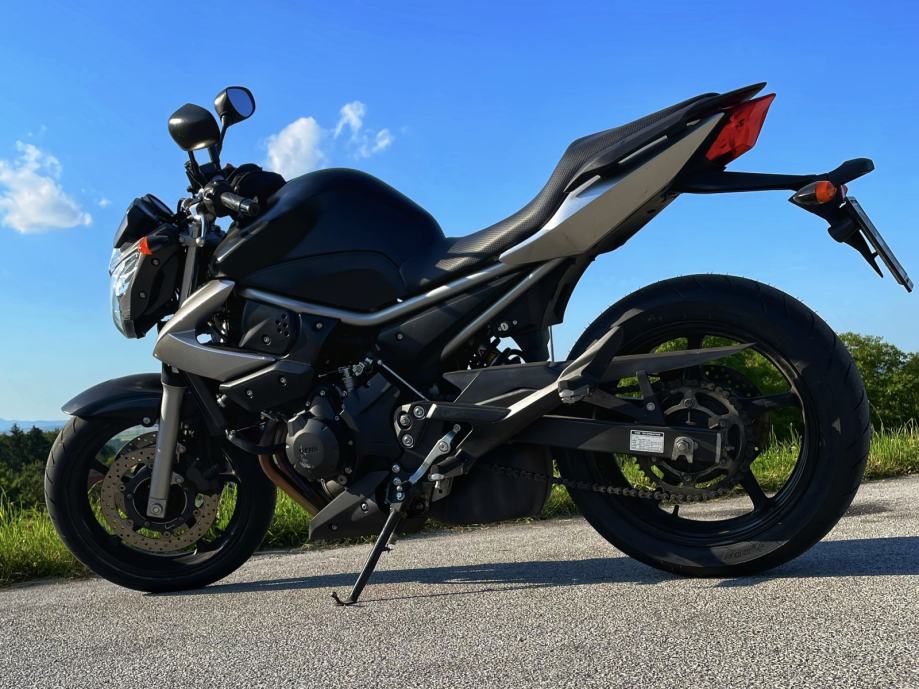 Yamaha XJ6 600 cm3, 2012 l.