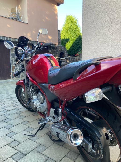 Yamaha XJ600n 600 cm3, 2002 l.