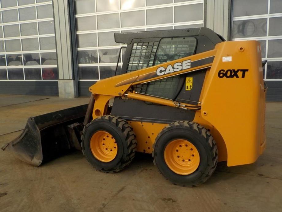 Case XT60 Nakladači