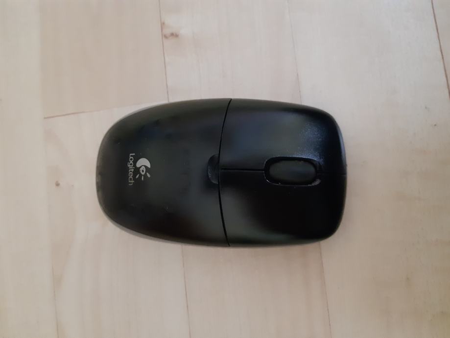 LOGITECH komplet ( brezžična miška in tipkovnica )