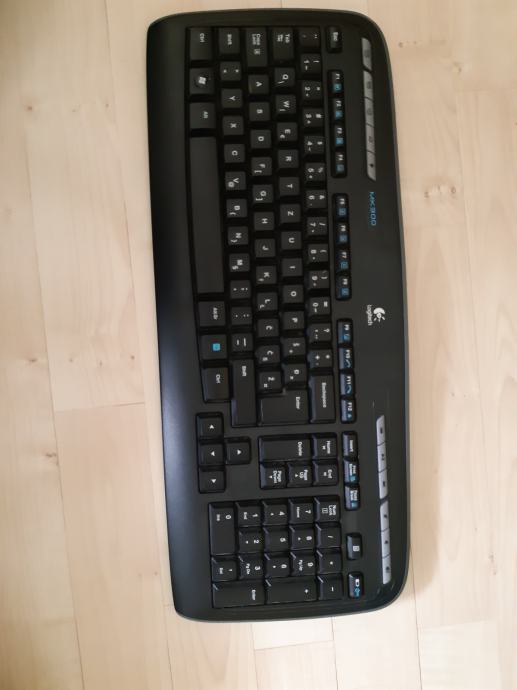 LOGITECH komplet ( brezžična miška in tipkovnica )
