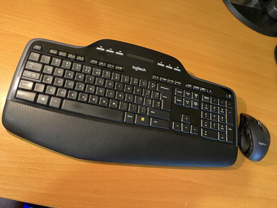 Logitech MK710 brezžični komplet (tipkovnica in miška)