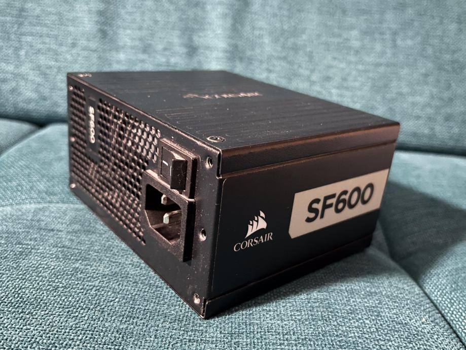 Corsair SF600 Platinum (600W) napajalnik PC