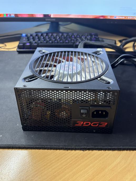 NAPAJALNIK antec edge 750w 80+gold