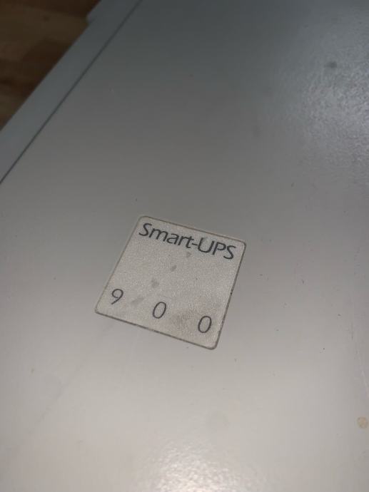 SMART UPS 900 - 630W
