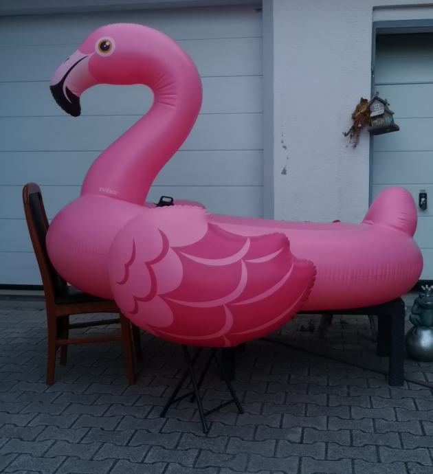 intex mega flamingo