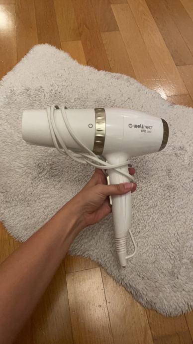 Fen - sušilec za lase WellNeo 2000W ionic care