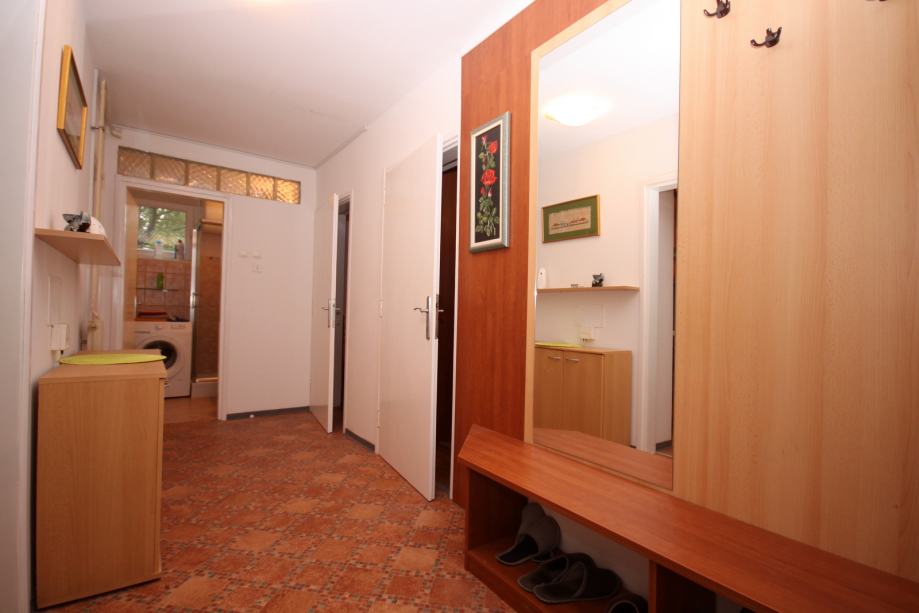 3 sobno Ljubljana Šiška ODDAM za daljše obdobje (oddaja)