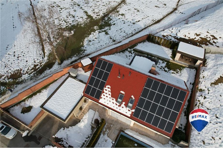 CELJE MESTO / NADSTANDARDNA HIŠA Z BAZENOM (prodaja)