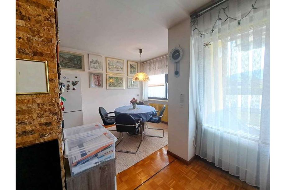 Elegantna hiša v mirni stanovanjski soseski (prodaja)
