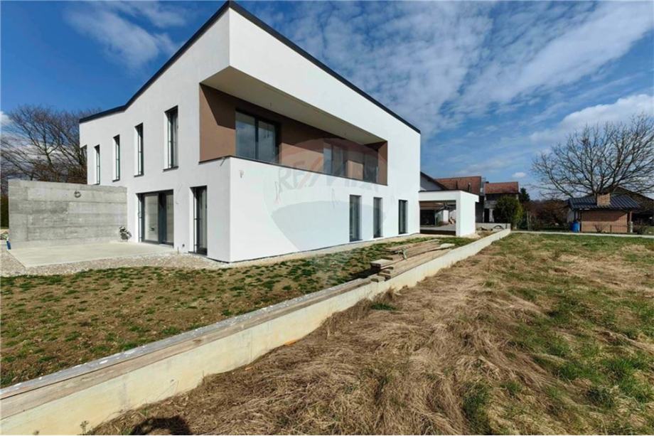ENOTA DVOJČKA V ŽABJAKU (PTUJ) (prodaja)