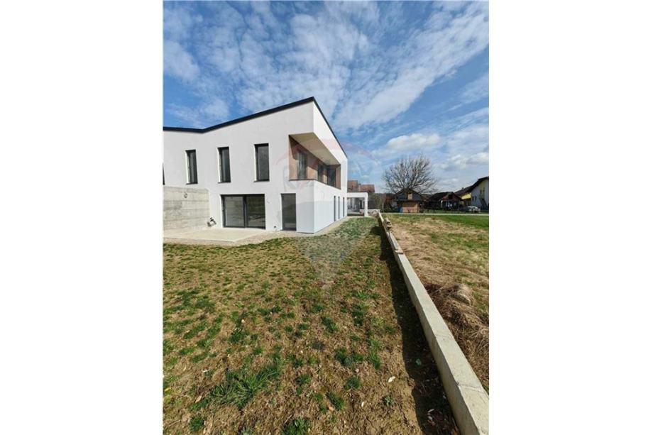 ENOTA DVOJČKA V ŽABJAKU (PTUJ) (prodaja)
