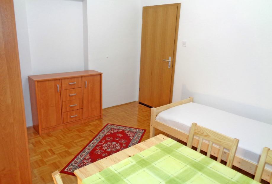 GARSONJERO V CENTRU MURSKE SOBOTE ODDAM V NAJEM (oddaja)