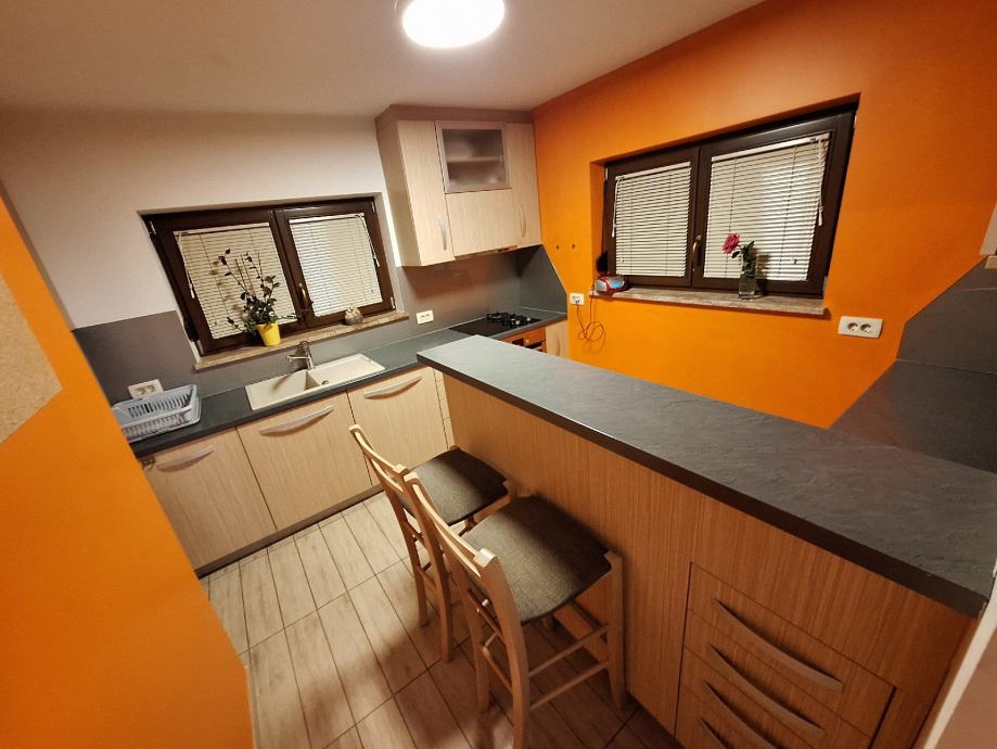 HIŠA ZA NAJEM (prodaja)