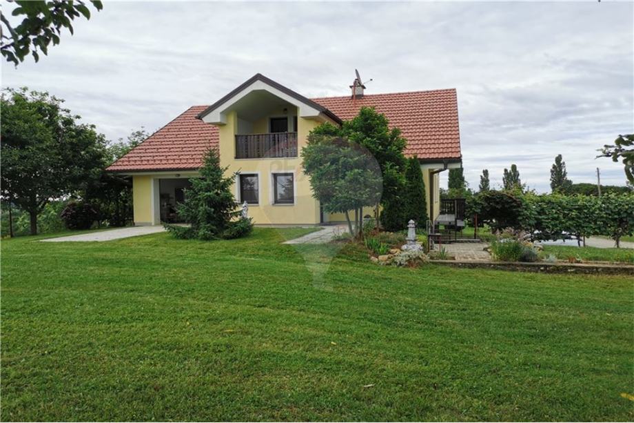 IDILIČNA HIŠA Z RAZGLEDOM SV.JURIJ/ŠČAVNICA (prodaja)
