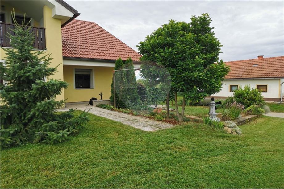 IDILIČNA HIŠA Z RAZGLEDOM SV.JURIJ/ŠČAVNICA (prodaja)
