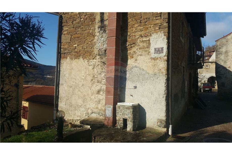 Istrska vrstna hiša v Ospu na Primorskem (prodaja)