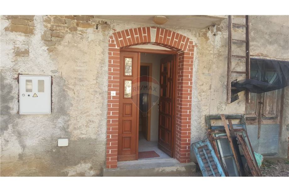 Istrska vrstna hiša v Ospu na Primorskem (prodaja)