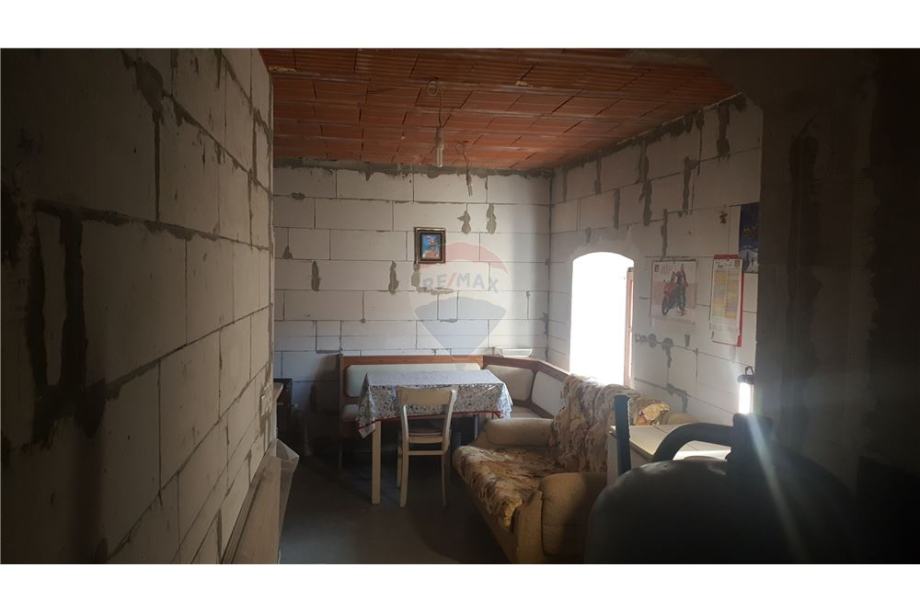 Istrska vrstna hiša v Ospu na Primorskem (prodaja)