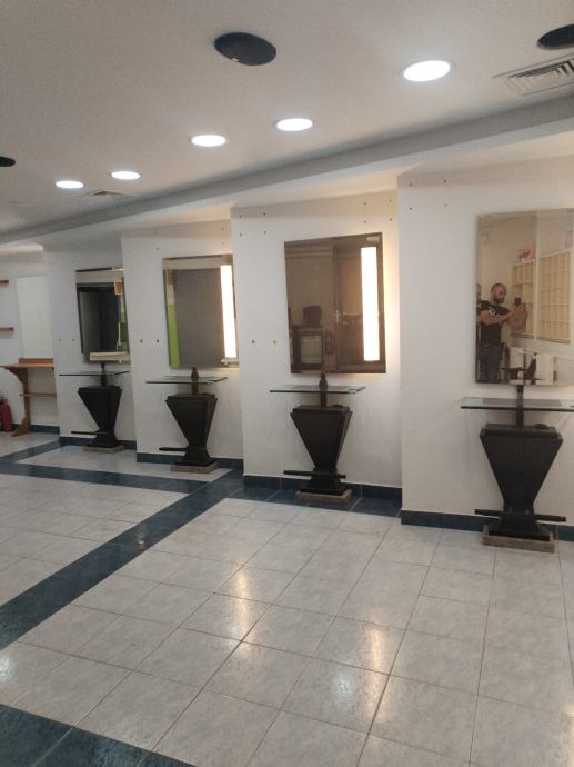 Kozmetični/frizerski salon (oddaja)