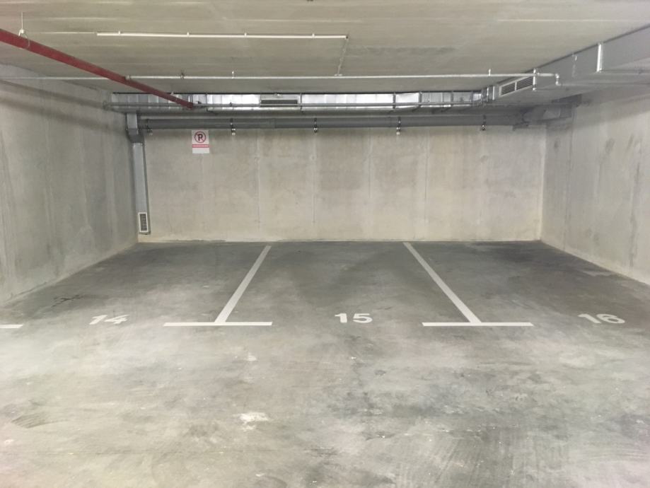 Garažni boks, Zeleni park 2, Pristaniška ulica (oddaja)