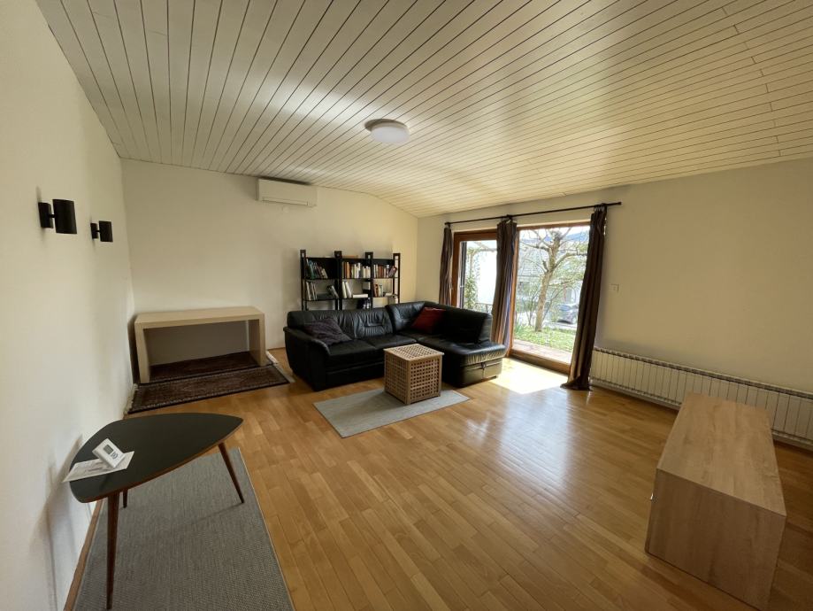Najem hiše 120m2 s privatno teraso in vrtom! (oddaja)