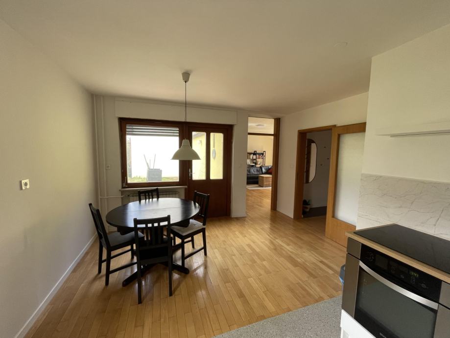 Najem hiše 120m2 s privatno teraso in vrtom! (oddaja)